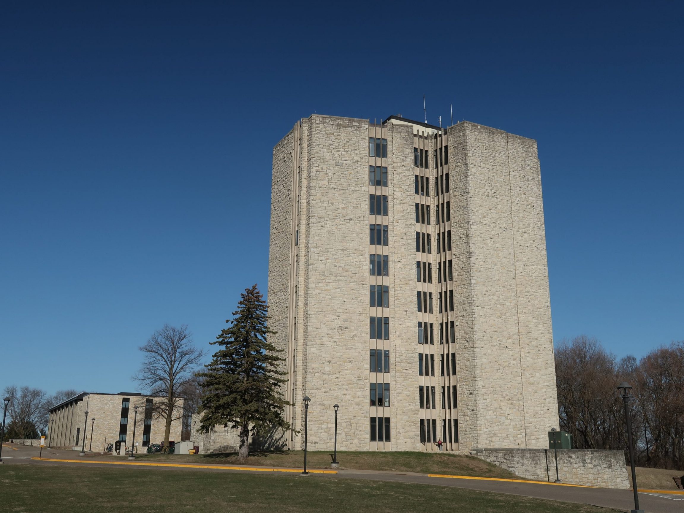 Mohn Hall – Residence Life